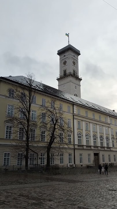 Львів 2023 годинник Ратуші бамкає на Площі Ринок у Львові Lviv Youtube