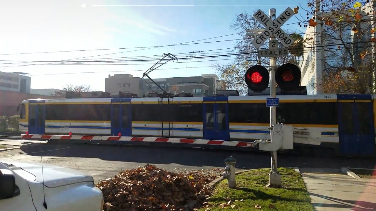 Alhambra Boulevard Railroad Crossing, Sacramento Light Rail Gold Line ...