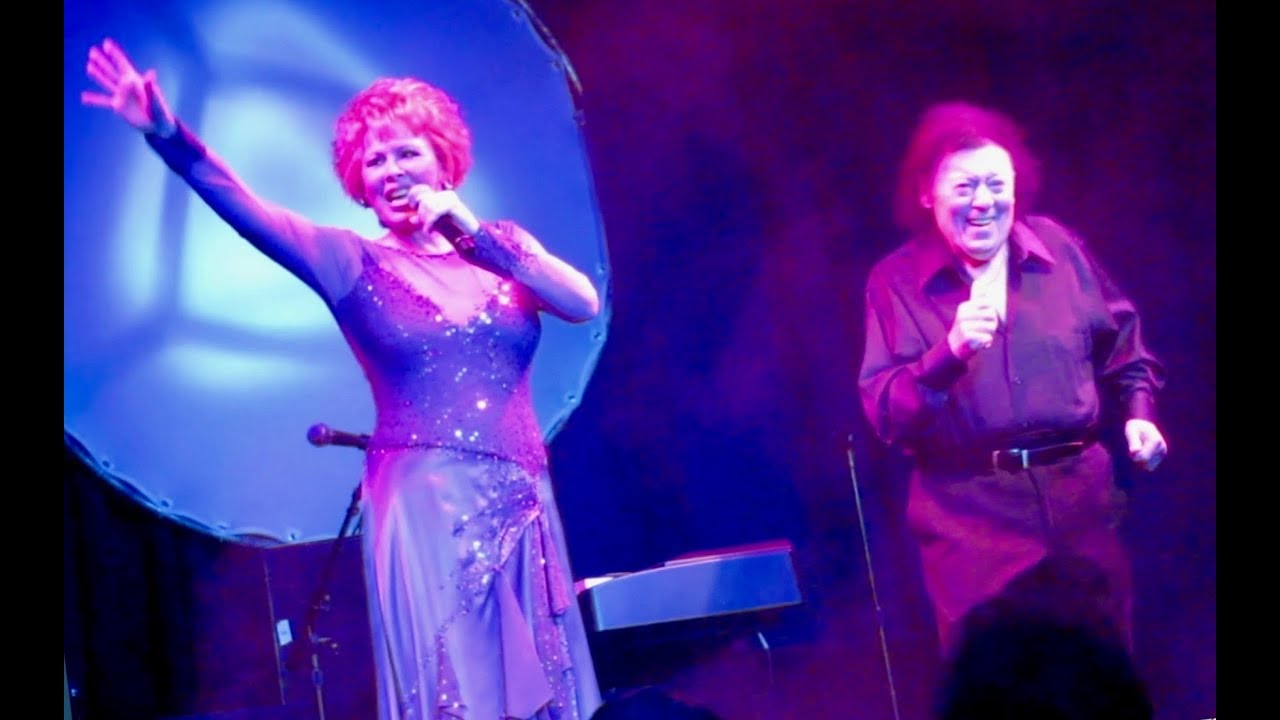 Marty Allen & Karon Kate Blackwell - Live In Las Vegas - YouTube