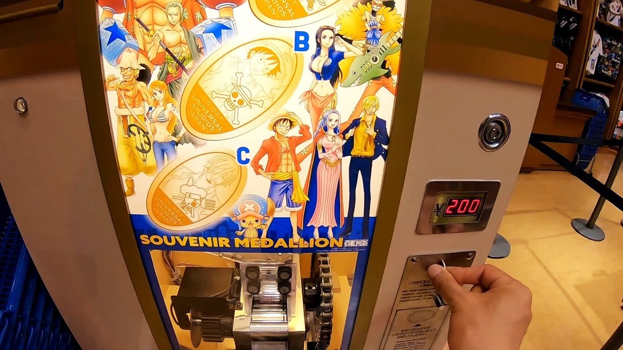ONE PIECE and Minions Souvenir Medallion Machine USJ - YouTube