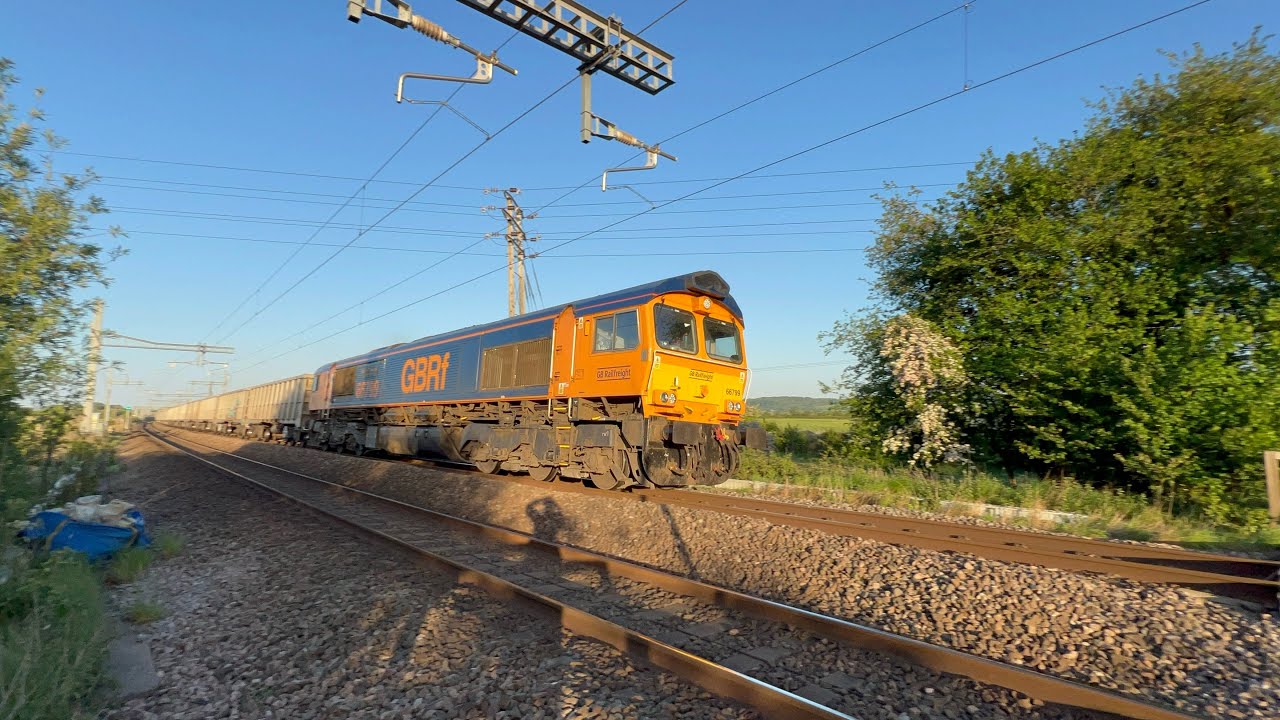 Nice toots from 4V45 on Friday - YouTube