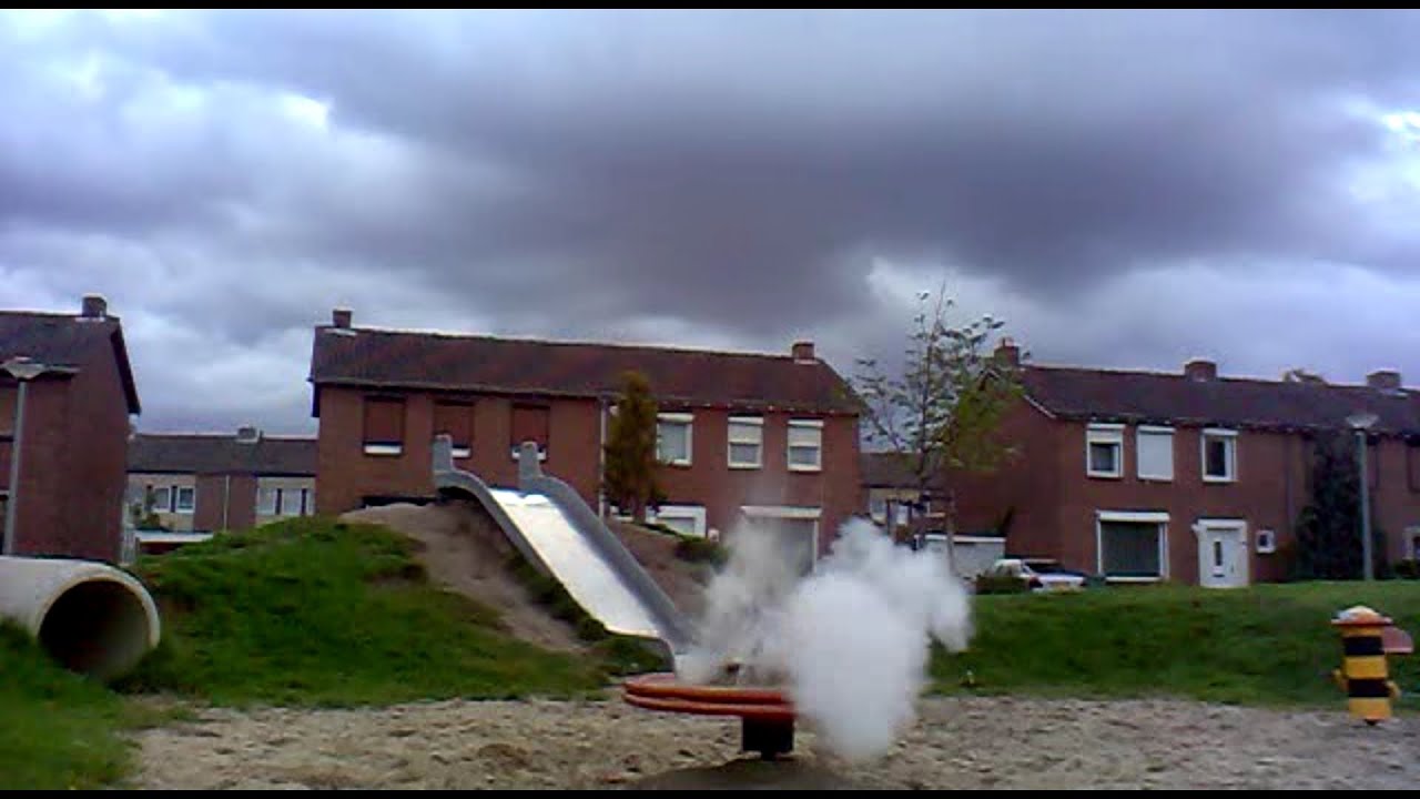 Crofty bom (2L) - YouTube