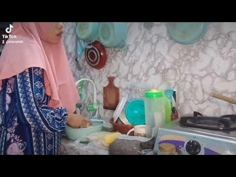 masak digangguin sama tangisan anak yg lagi tidur - YouTube