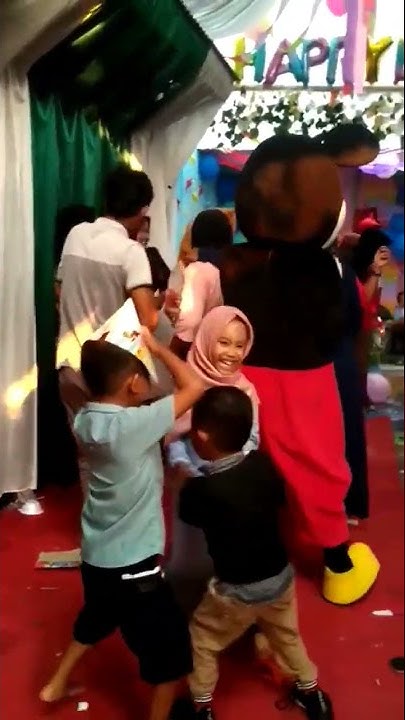 dede anjar berani joget di acara ulang tahun - YouTube