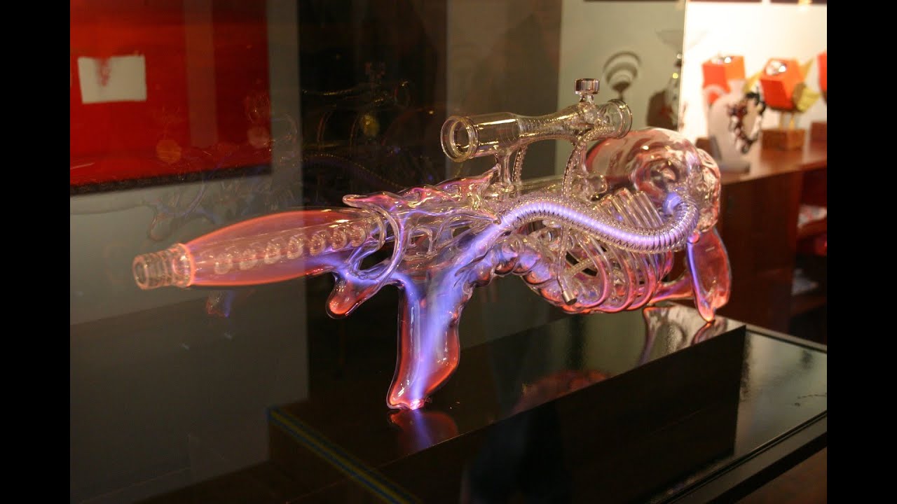 Amsterdam coffee shop Dampkring opens original art gallery during ...