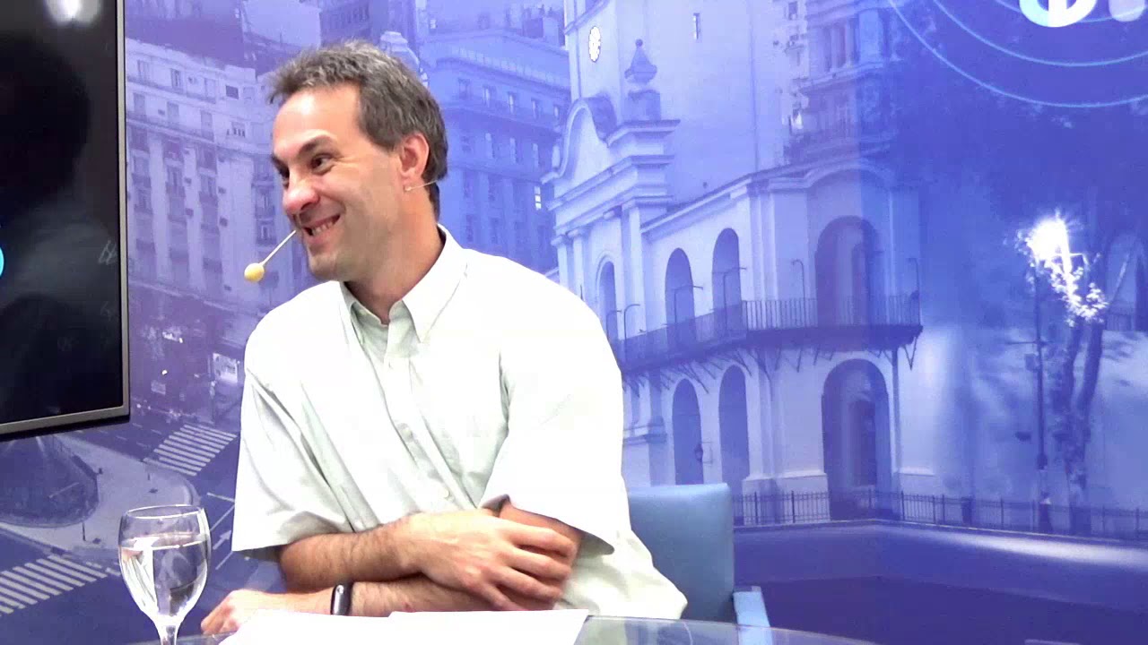 Entrevista con el ex futbolista Alberto Márcico en el programa "Voces y ...