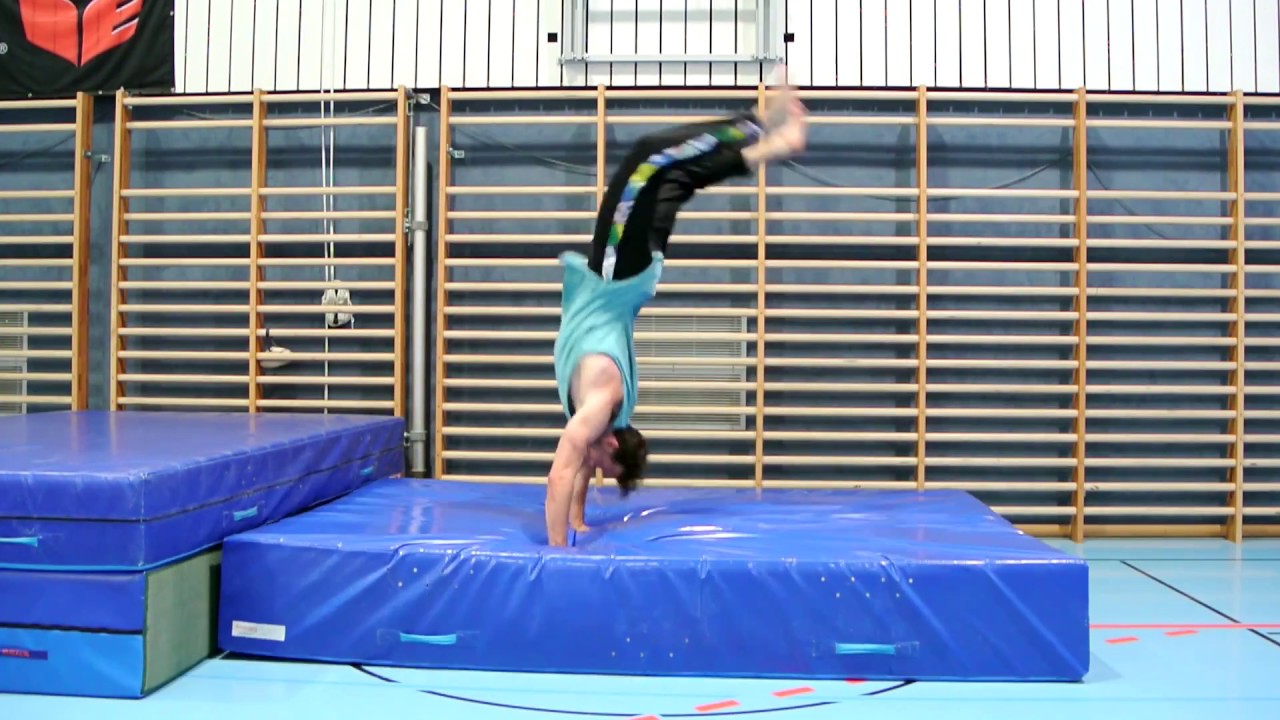 Progress Videos - Flick Flack am Stand - YouTube