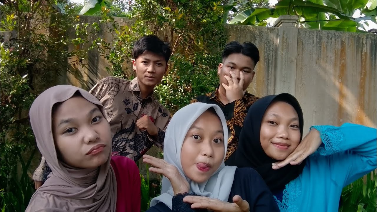 Basa Sunda - Kelompok Parekos Gedang (Arini, Alwyn, M Faiz, Najmi, Siti ...