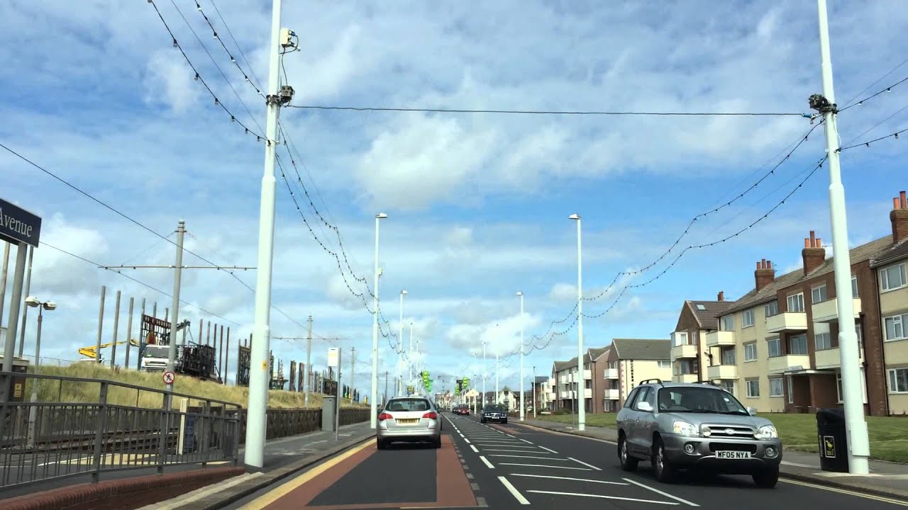 Drive on Blackpool Prom from Gynn roundabout, north to Red Bank Road ...