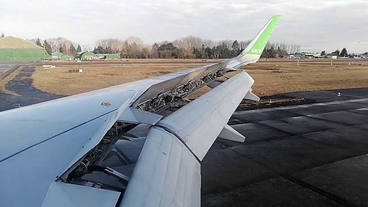 LANDING IN PUERTO MONTT (PMC) | SKY AIRLINE | AIRBUS A320NEO - YouTube