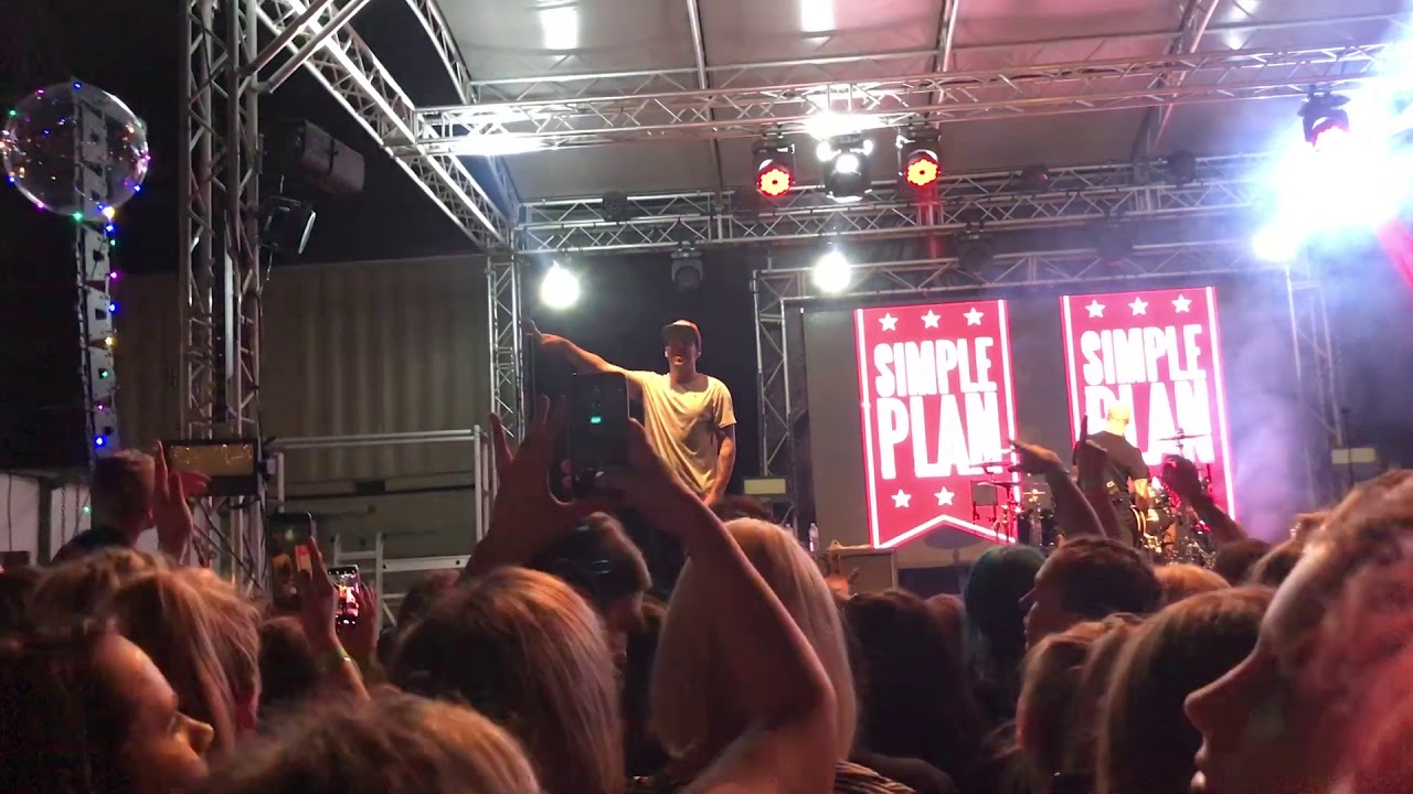 Boom - Simple Plan - Live in Gold Coast - 20/04/18 - YouTube