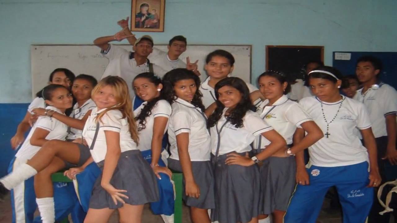 Colegio Nuestra señora de la consolata PROM 2009 11-03 (parte 1) - YouTube