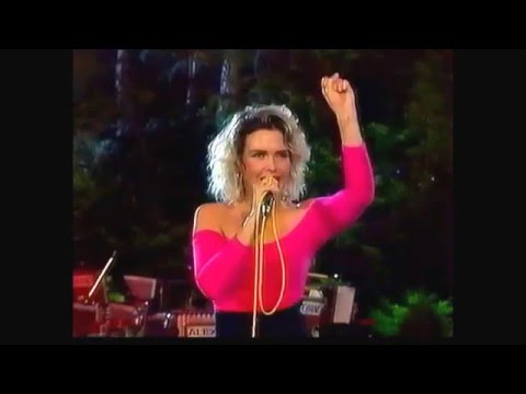 Kim Wilde - You Keep Me Hangin' On (Live at Sopot 88)