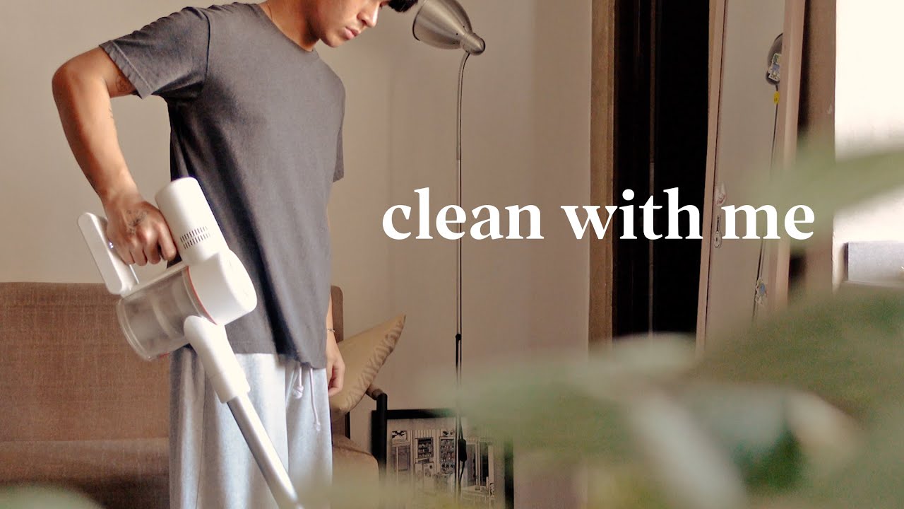 clean with me 🧹 small apartment deep clean, living alone, keeping my ...