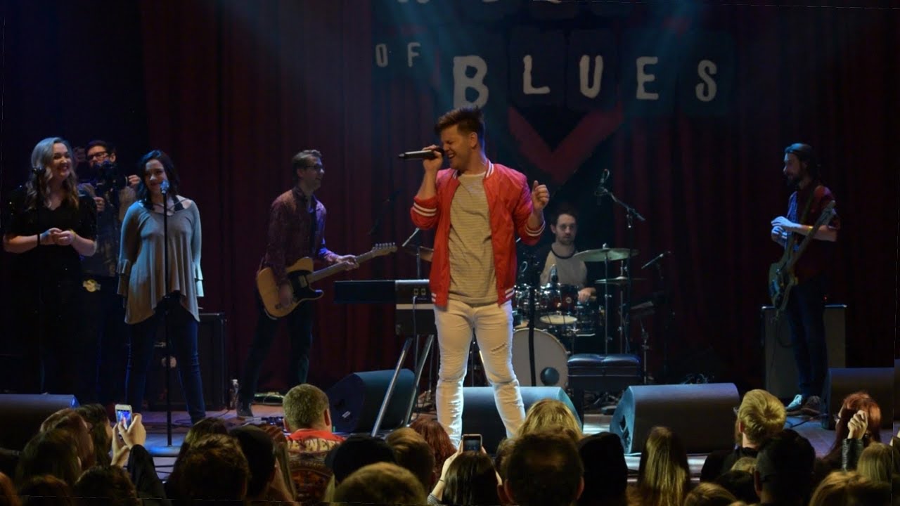 Somebody To Love Cover - Tim Moon''s Bohemian Rhapsody Show - YouTube