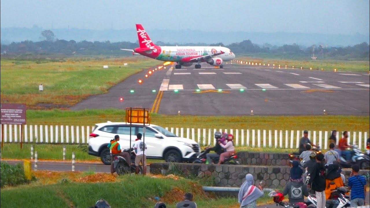 Rame-Rame‼️Nonton Pesawat Landing & Take Off dibandara Adi Soemarmo ...