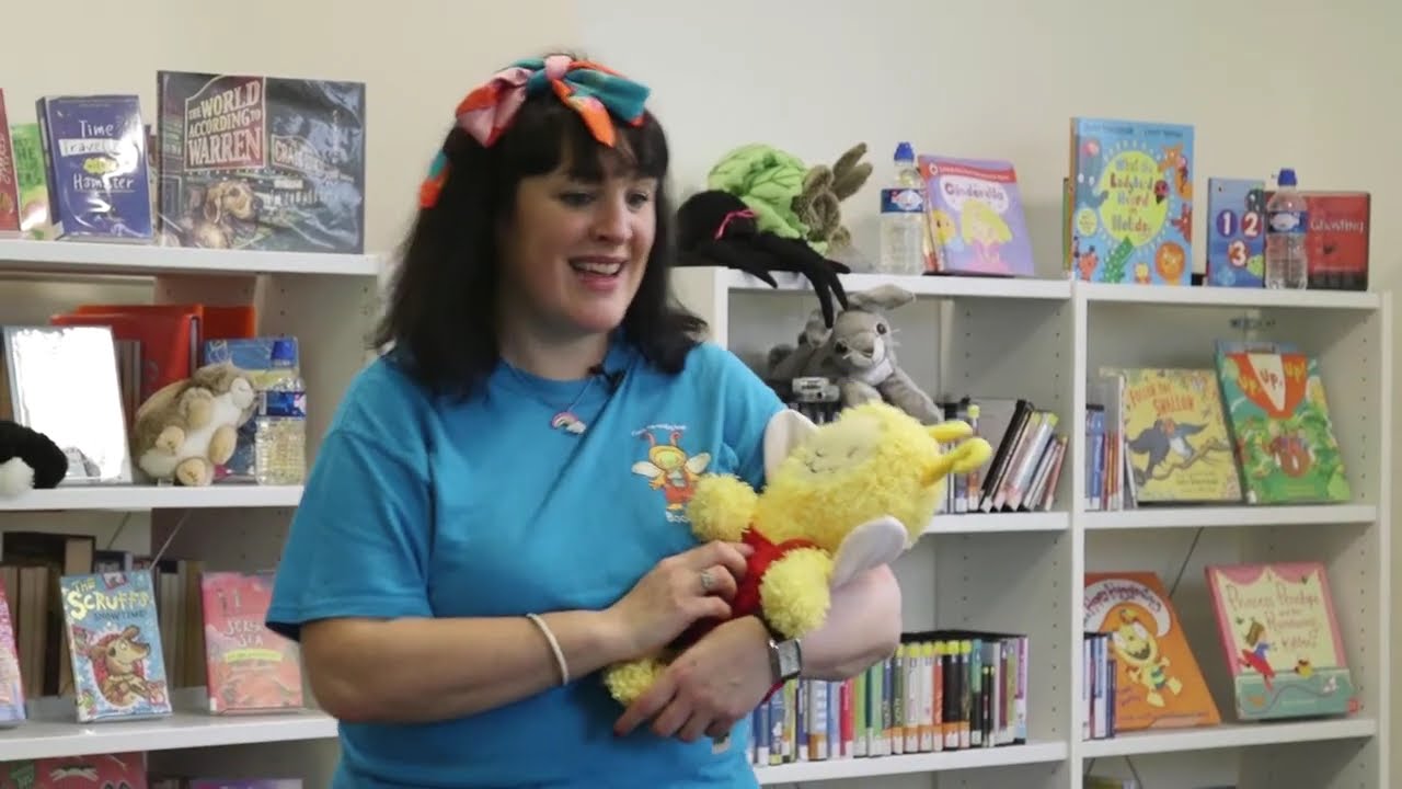 If You're Happy and You Know It | Bookbug Song & Rhyme Library - YouTube
