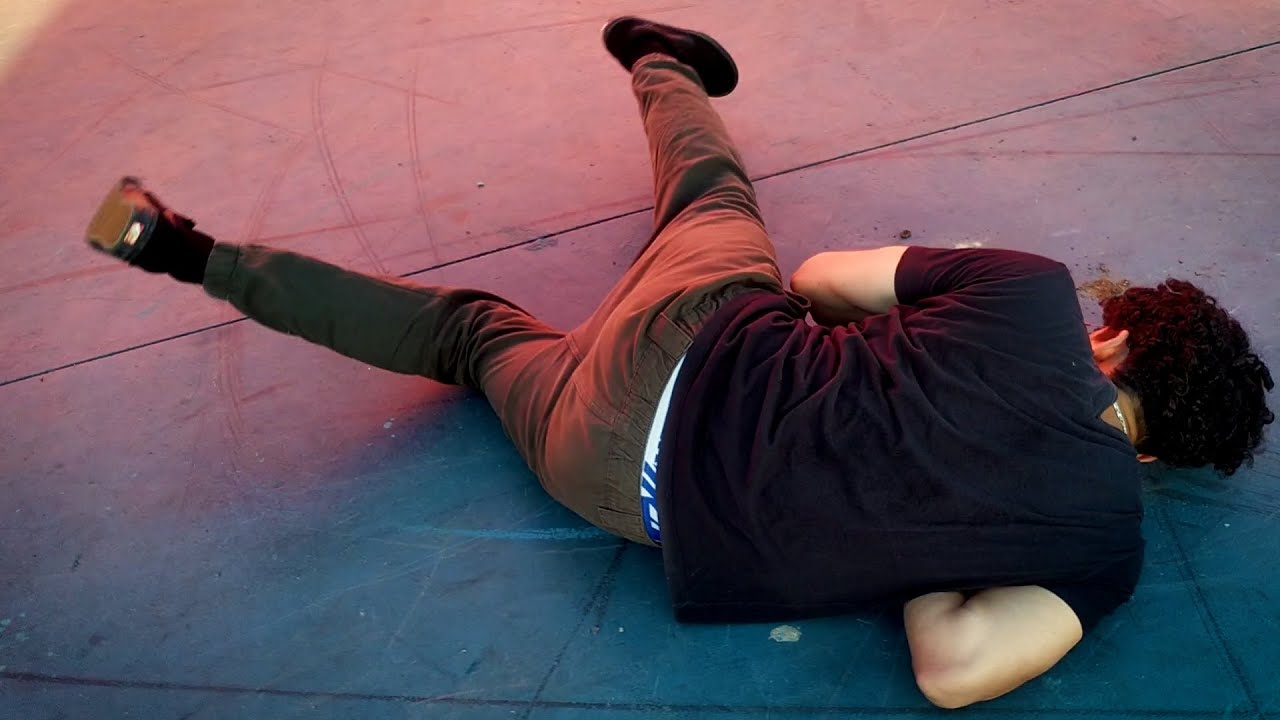 Two Idiots learning Skateboarding - YouTube