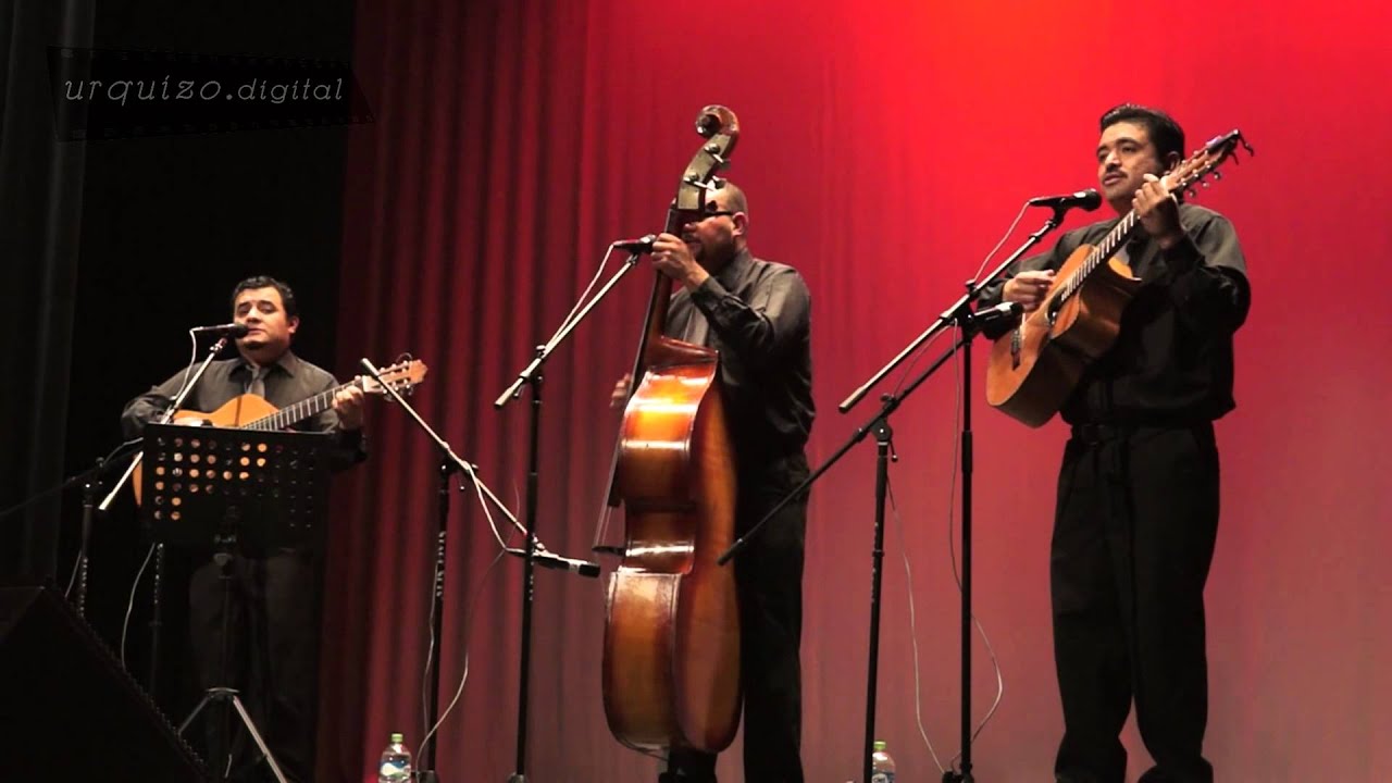 Trio Los Condes La Malagueña - YouTube