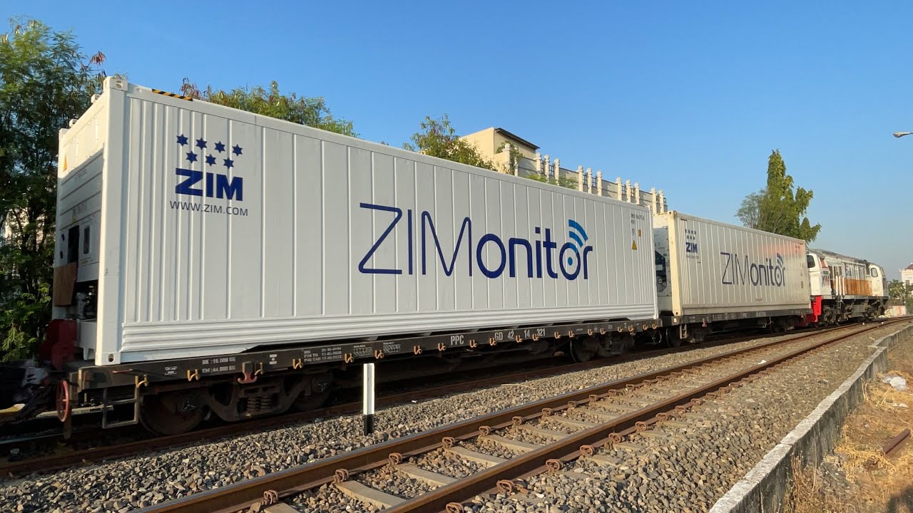 CC 206 13 76 CPN ft PLB 2510A ZIMonitor Petikemas Banteng Cargo - YouTube