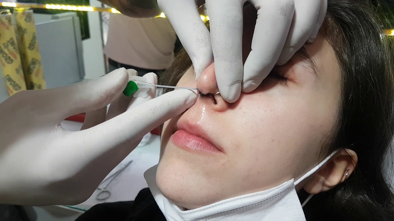 Septum Piercing Nasıl Delinir ? - YouTube