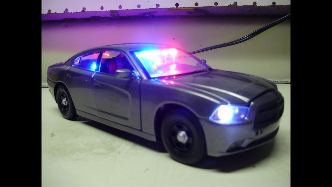 Custom 1:24 Dodge Charger Pursuit slicktop w/ working lights and siren ...