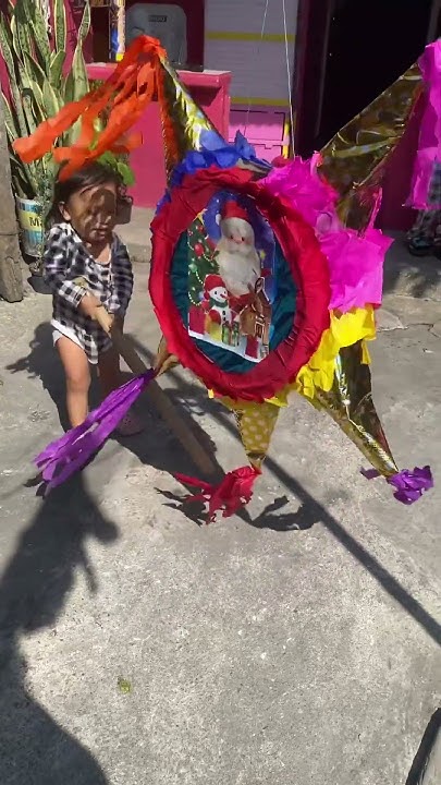 La Piñata de Navidad - YouTube