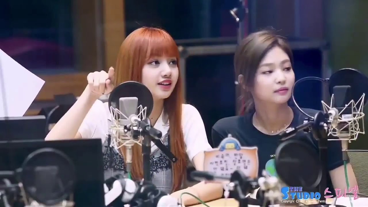 Blackpink Jenlisa (Lisa & Jennie) Crazy and lovely moments - YouTube