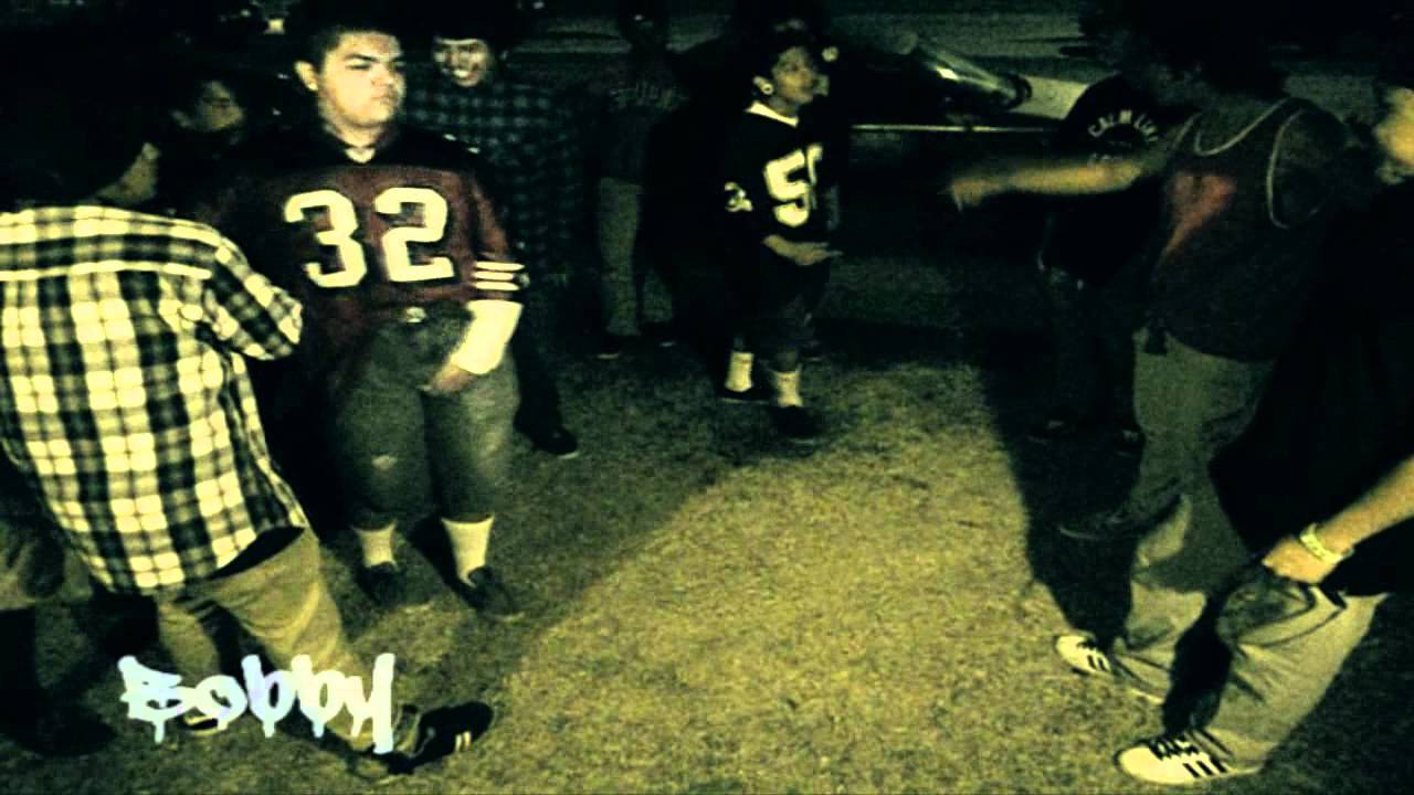 The Cholos Fight For A Bite - YouTube