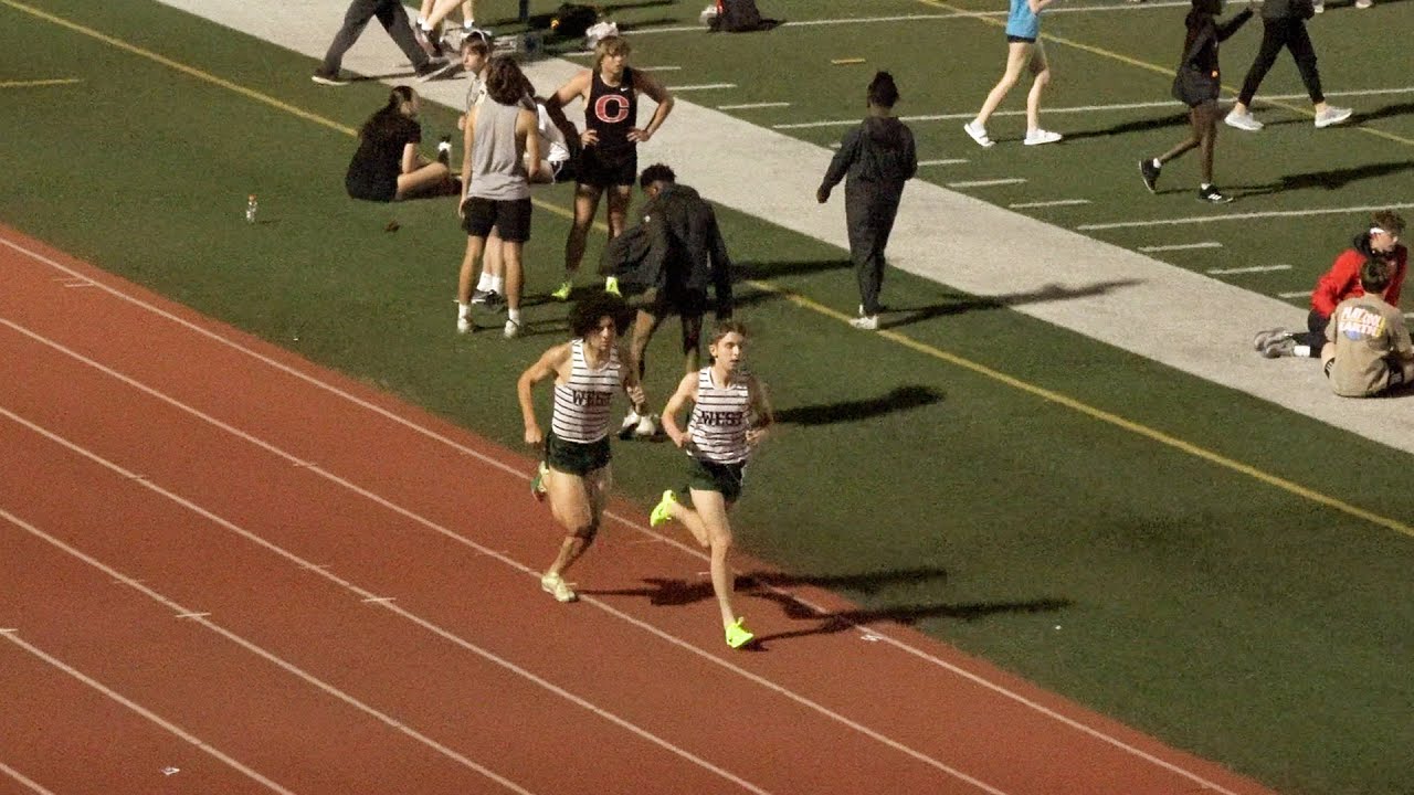 Iowa City West 1600 m Run - 2023 District Meet - YouTube