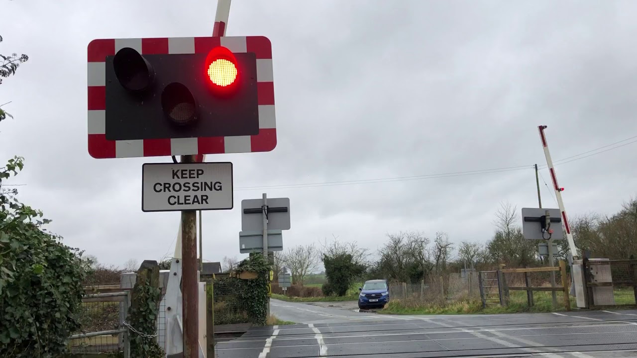 (1080p60fps, No Commentary) Pirton Level Crossing (Worcestershire) 26 ...
