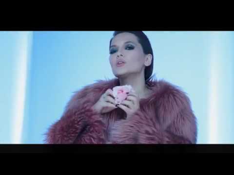 demet akalin  nazar