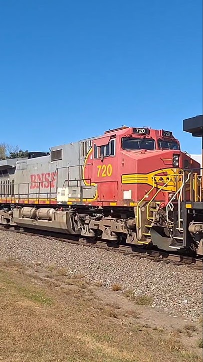 BNSF 8098 Leads Intermodal Stack Train With BNSF 720 Trailing And NS C6M DPU Through Prescott,WI ...