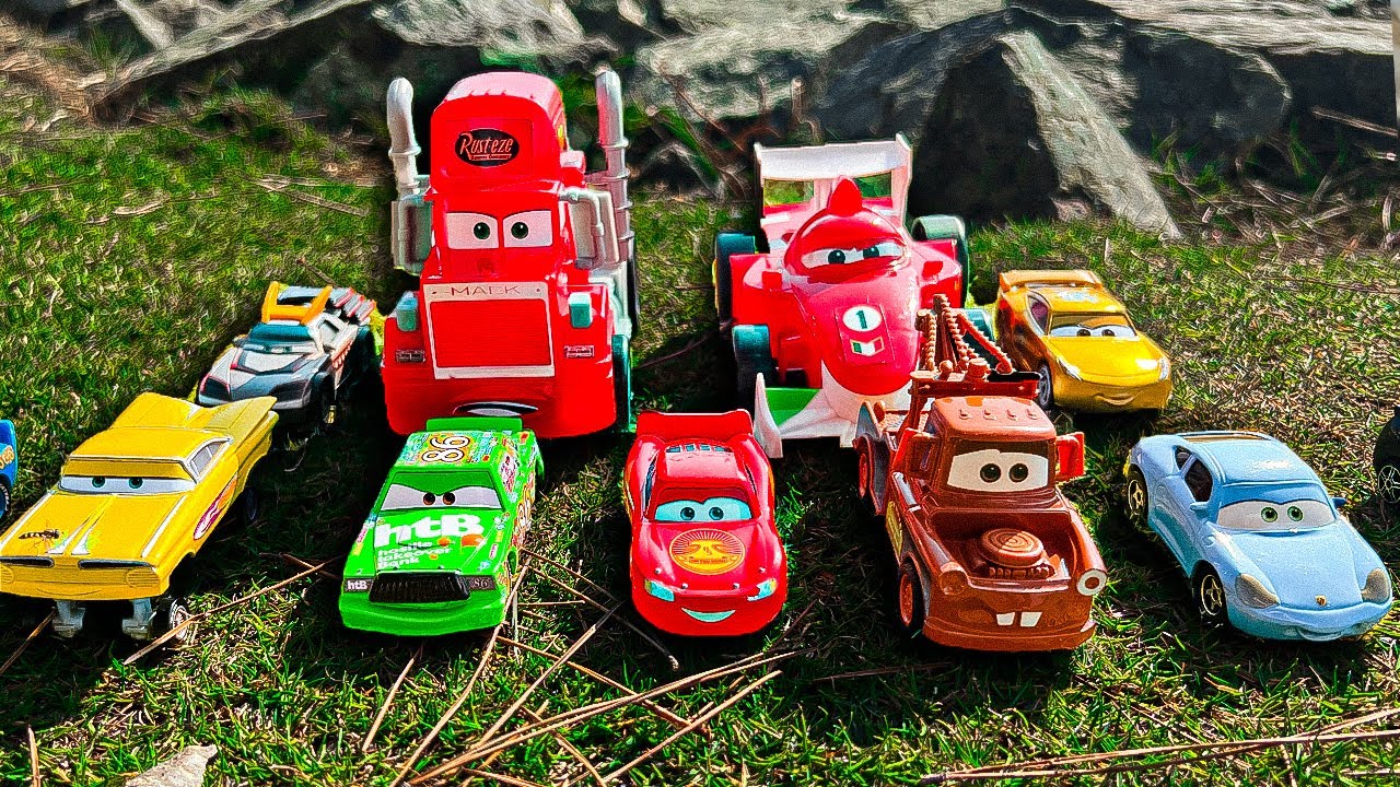 Disney Pixar Cars,Looking For Lightning McQueen,Natalie Certain,Sally ...