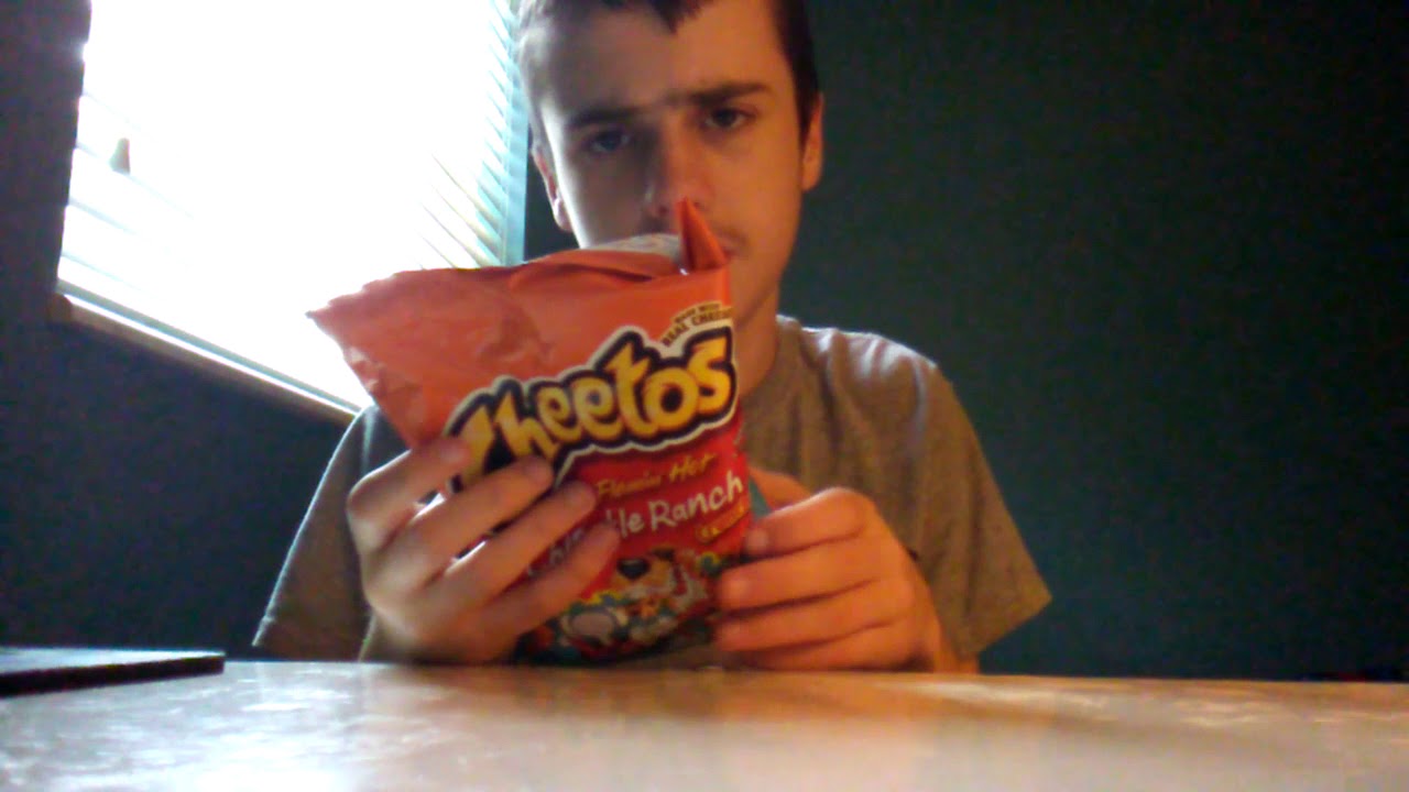 Food review # 334 Cheetos flamin hot Chipotle ranch - YouTube