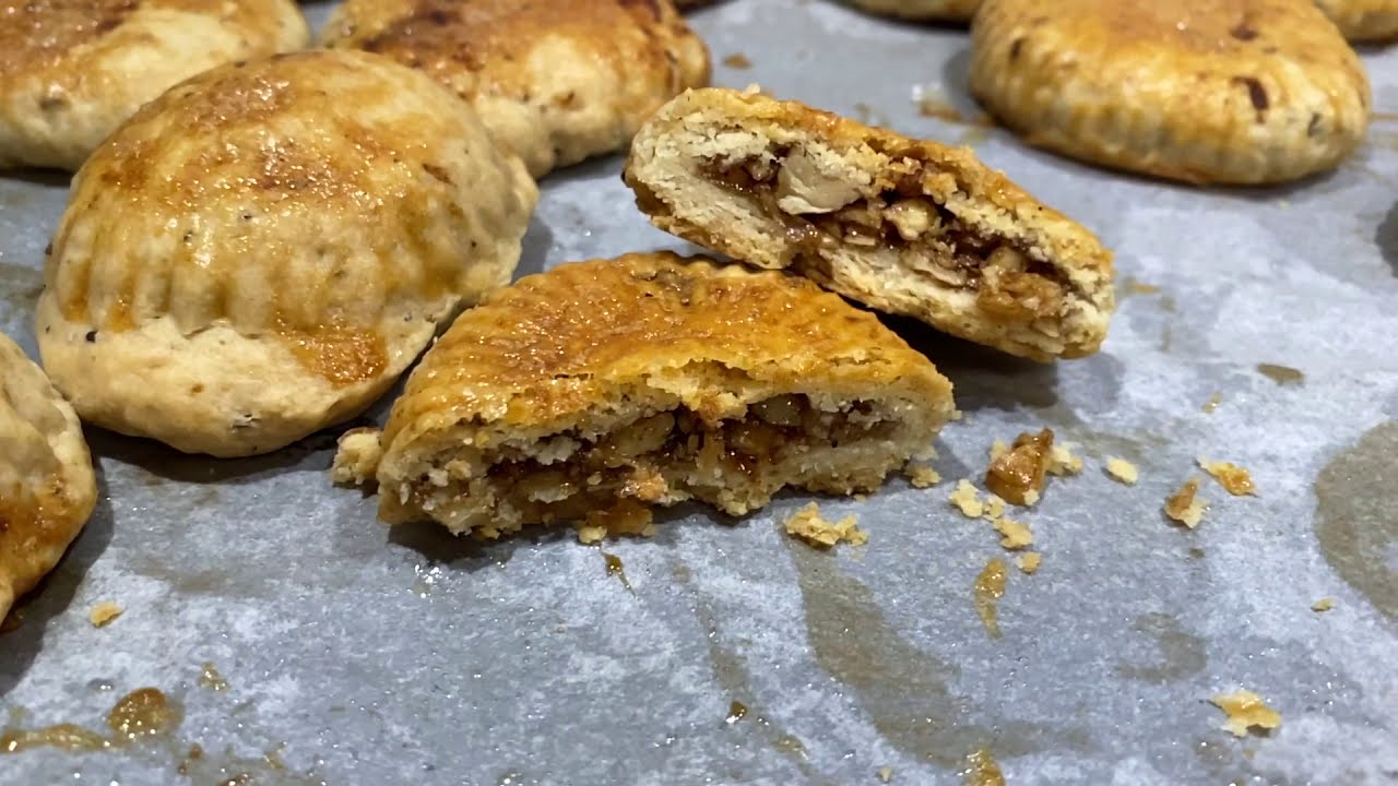 Kulicha with walnut and date filling | کولیچە بە گوێز و خورما - YouTube