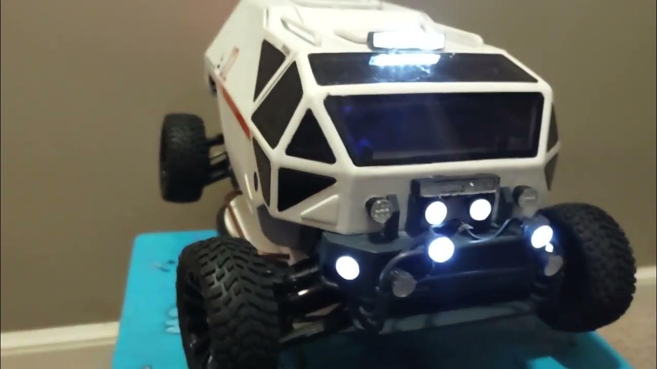 lost in space Chariot - netflix 360 view - YouTube