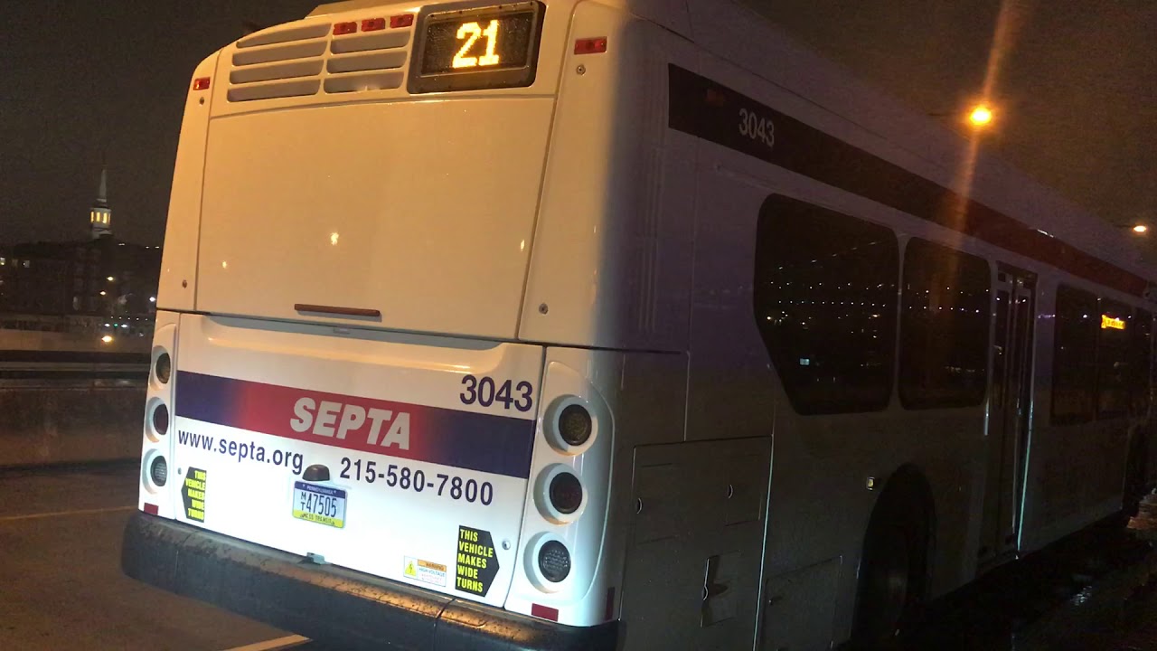 Newflyer XDE40 Start up - YouTube