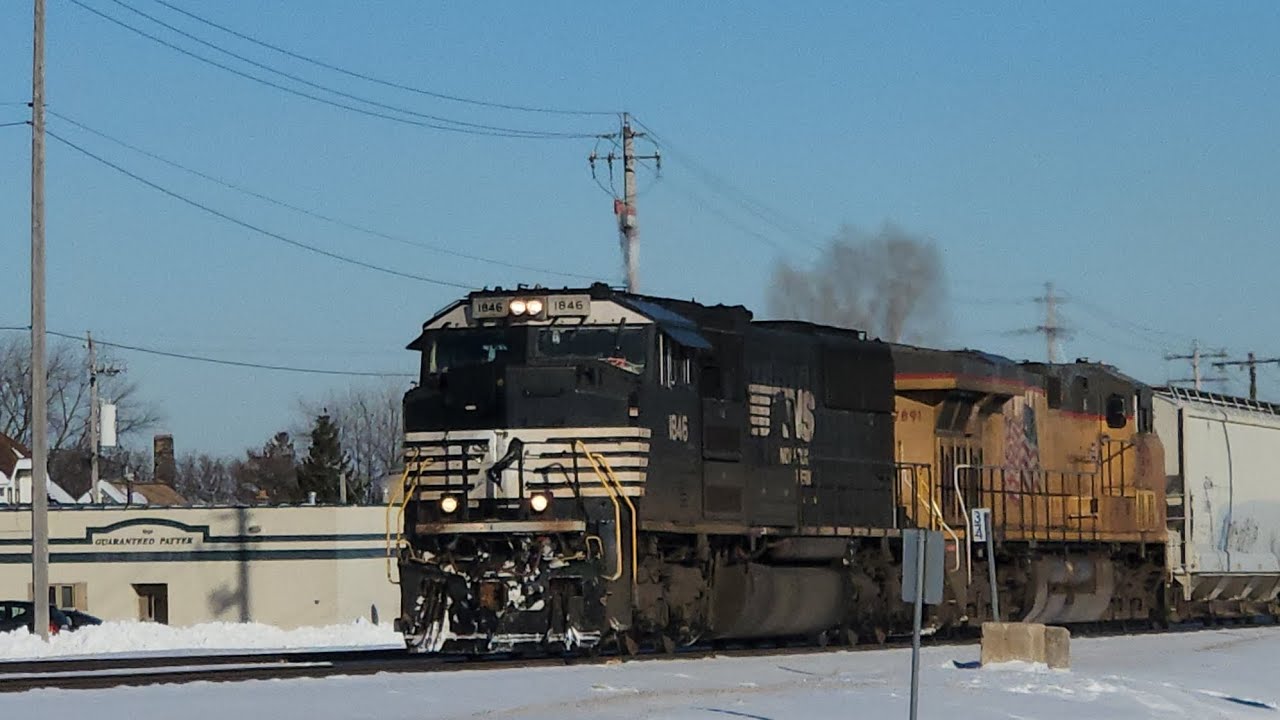 NS 1846 leads MCHAL on Union Pacific's Milwaukee Subdivision|2/18/23 - YouTube