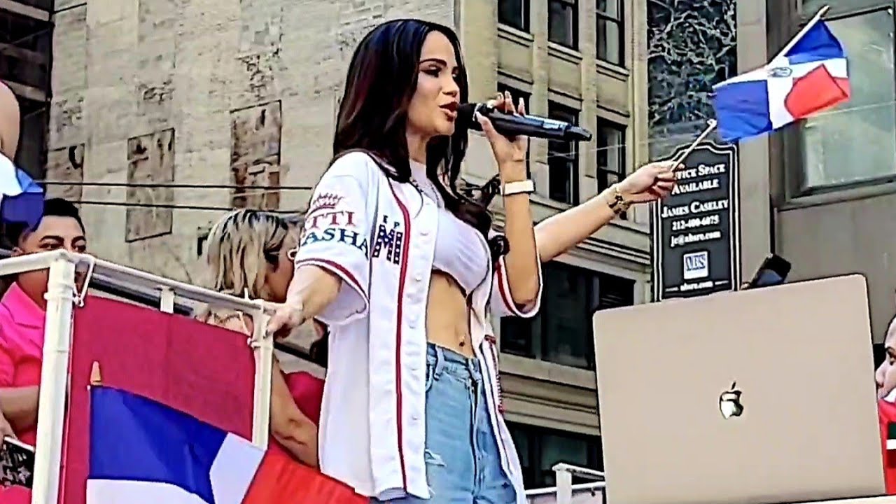 NATTI NATASHA at National Dominican Day Parade NYC (Desfile DOMINICANO ...