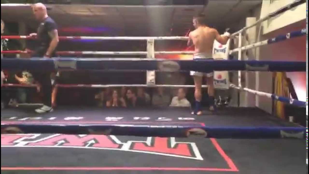 Adrian Maxim vs Marius Groß - YouTube