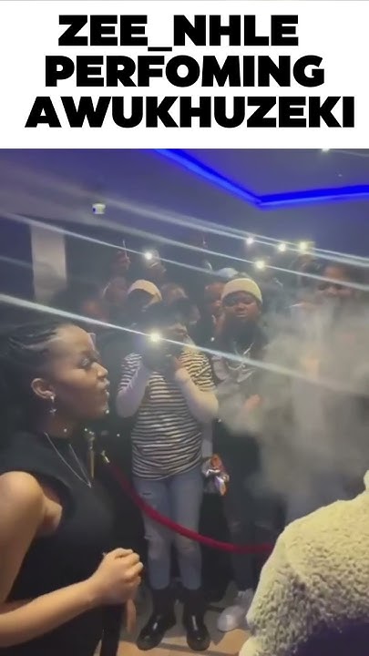 Zeenhle perfoming awukhuzeki - YouTube