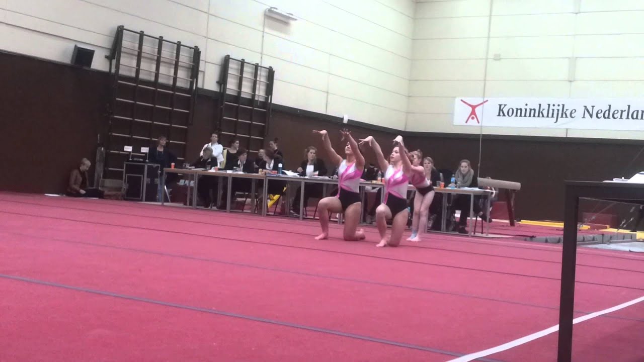 Acro - Esme Sharon & Merle, 26 januari 2013 - YouTube