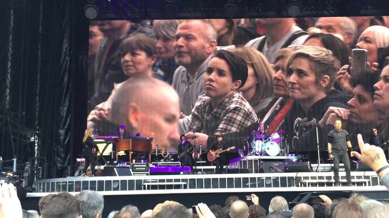Bruce Springsteen- back in your arms- live in Dublin 27.05.2016 - YouTube