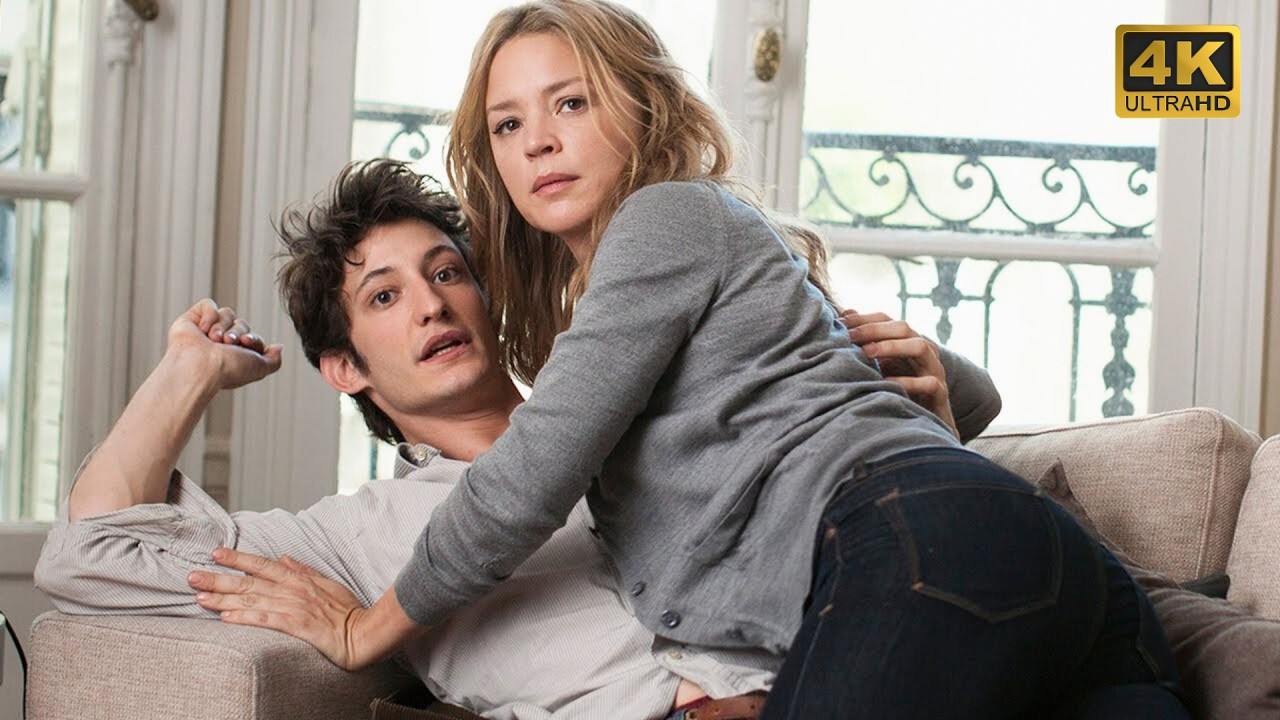 A 38-year-old mom fell in love with a 19-year-old college student! - YouTube