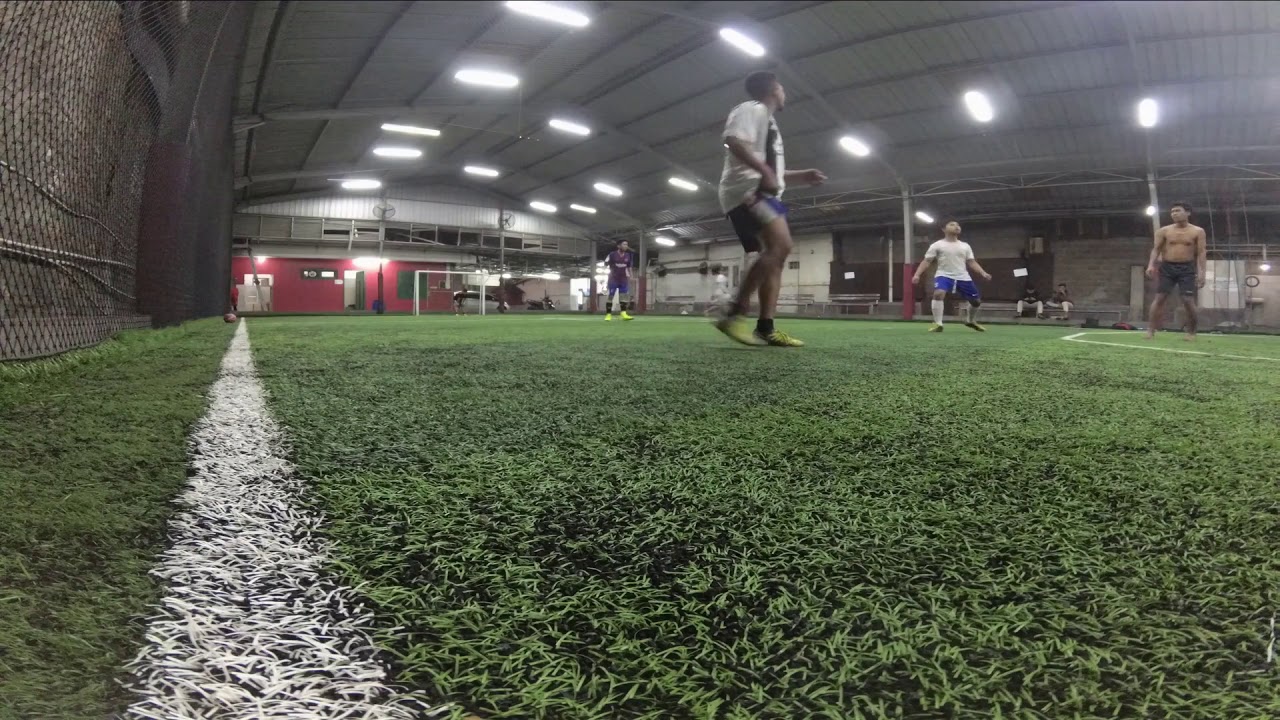 INDOOR MINI SOCCER (FUTSAL) IN JAKARTA - YouTube