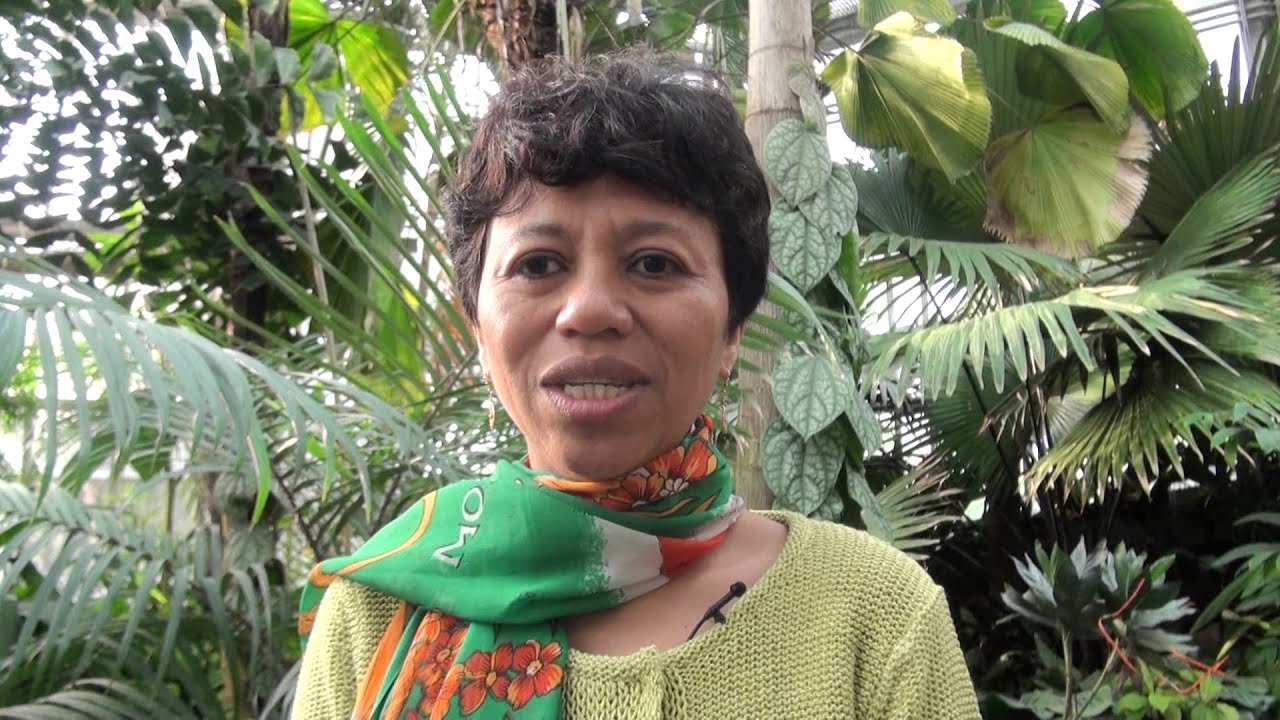 Naître - Renaître Témoignage d'une femme malgache - YouTube