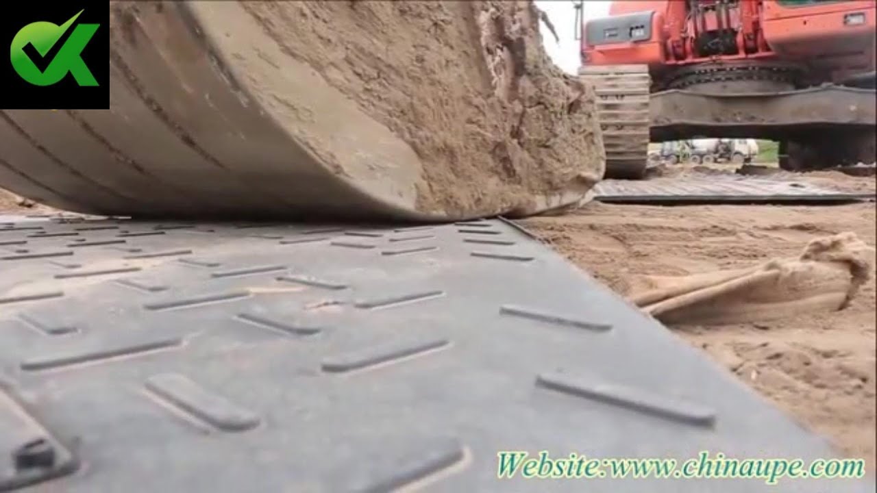 2022 HDPE Ground Protection Mats Excavator Rolling Test for Earthwork ...