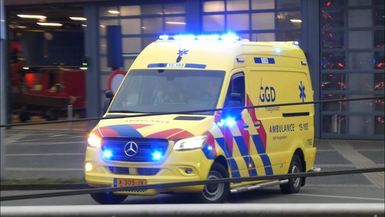 [Primeur][Luchthoorn] Spiksplinternieuwe Ambulance 15-103 met spoed ...