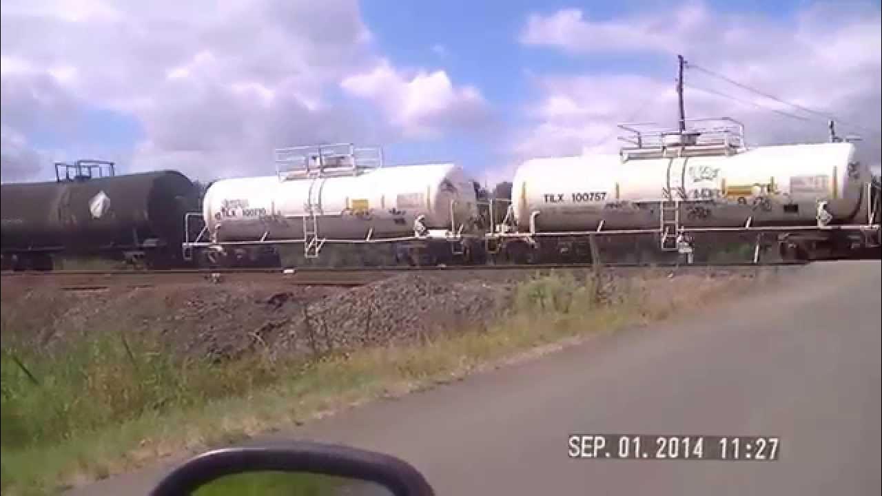 BNSF 1441, BNSF 1425, BNSF 1781 - YouTube